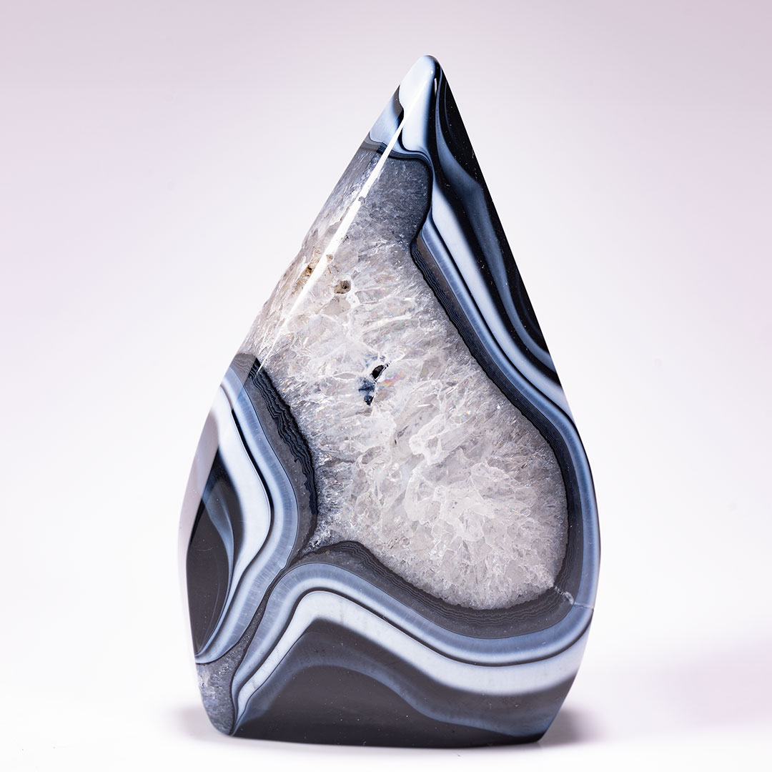 Grams Of Banded Agate New Shape - Majestic Crystal Wholesale